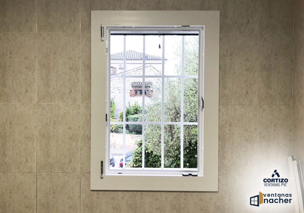 Insalación solapada a marco antiguo - ventanas PVC Baño